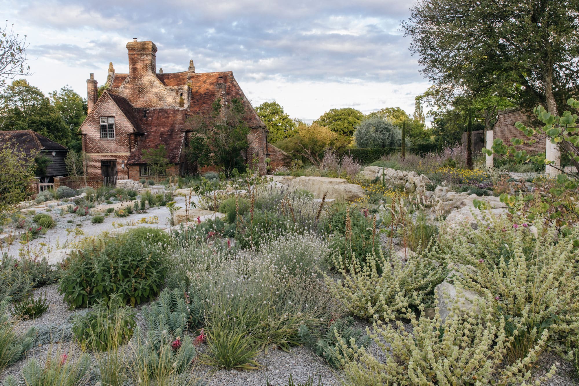Delos at Sissinghurst - Dan Pearson Studio
